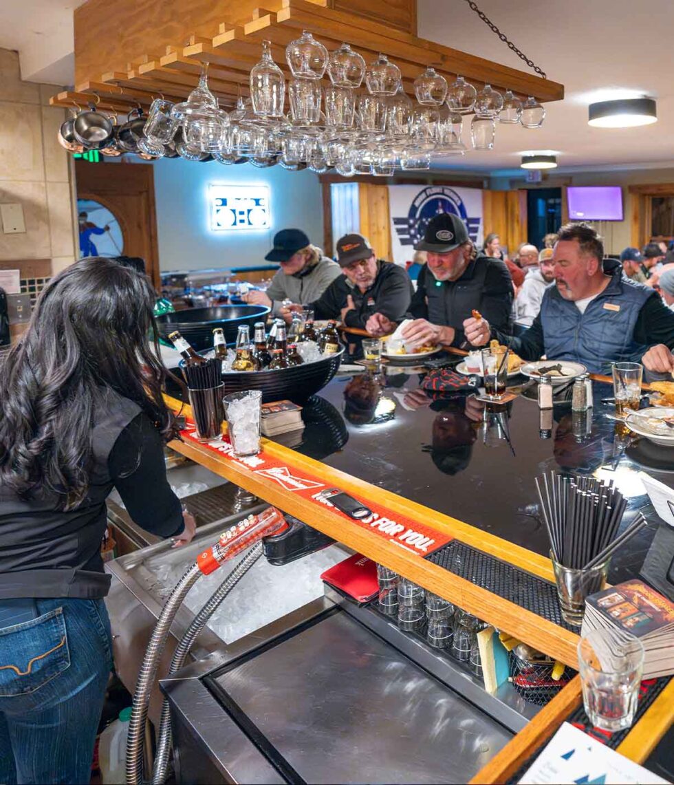 Tavern | True North Adventure Lodge